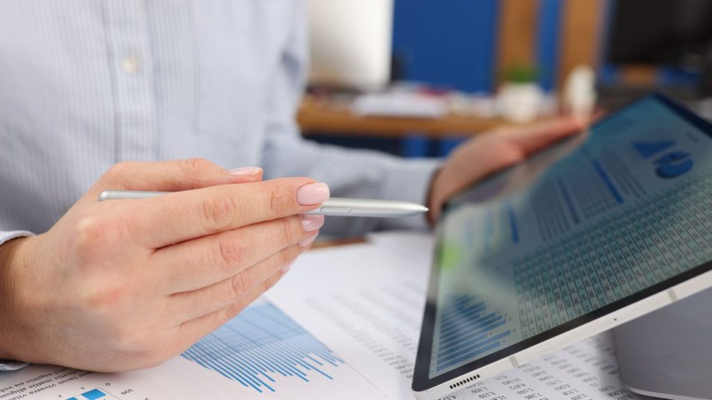 O que é o Índice Russell 2000? 7 passos para investir